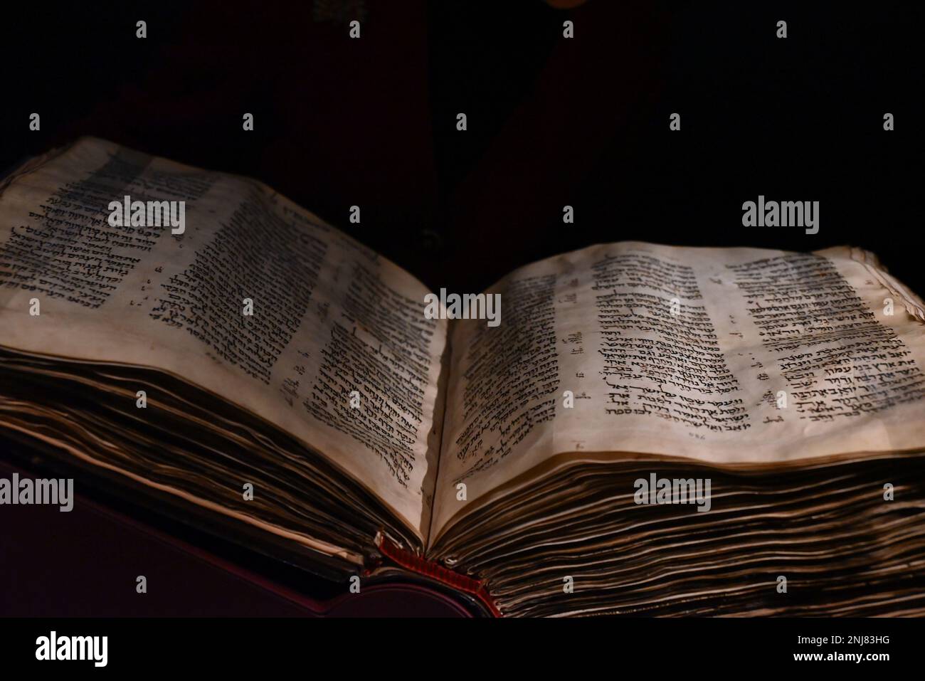 The Earliest , Most Complete Hebrew Bible Ever Discovered . A Vital ...