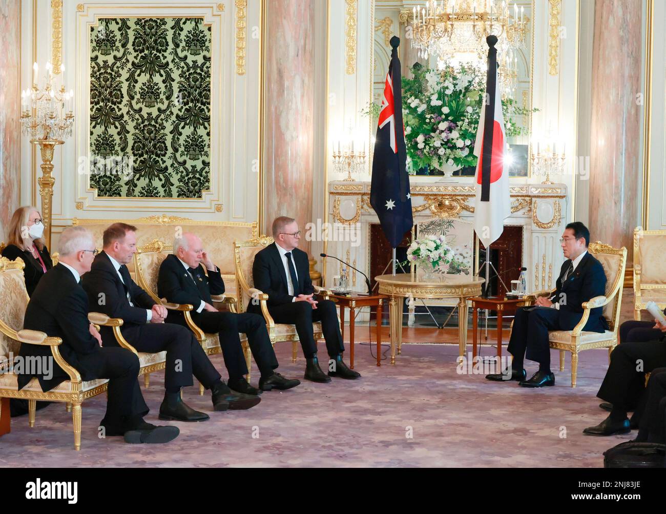 (R to L) Japanese Prime Minister Fumio Kishida, Australia's Prime ...
