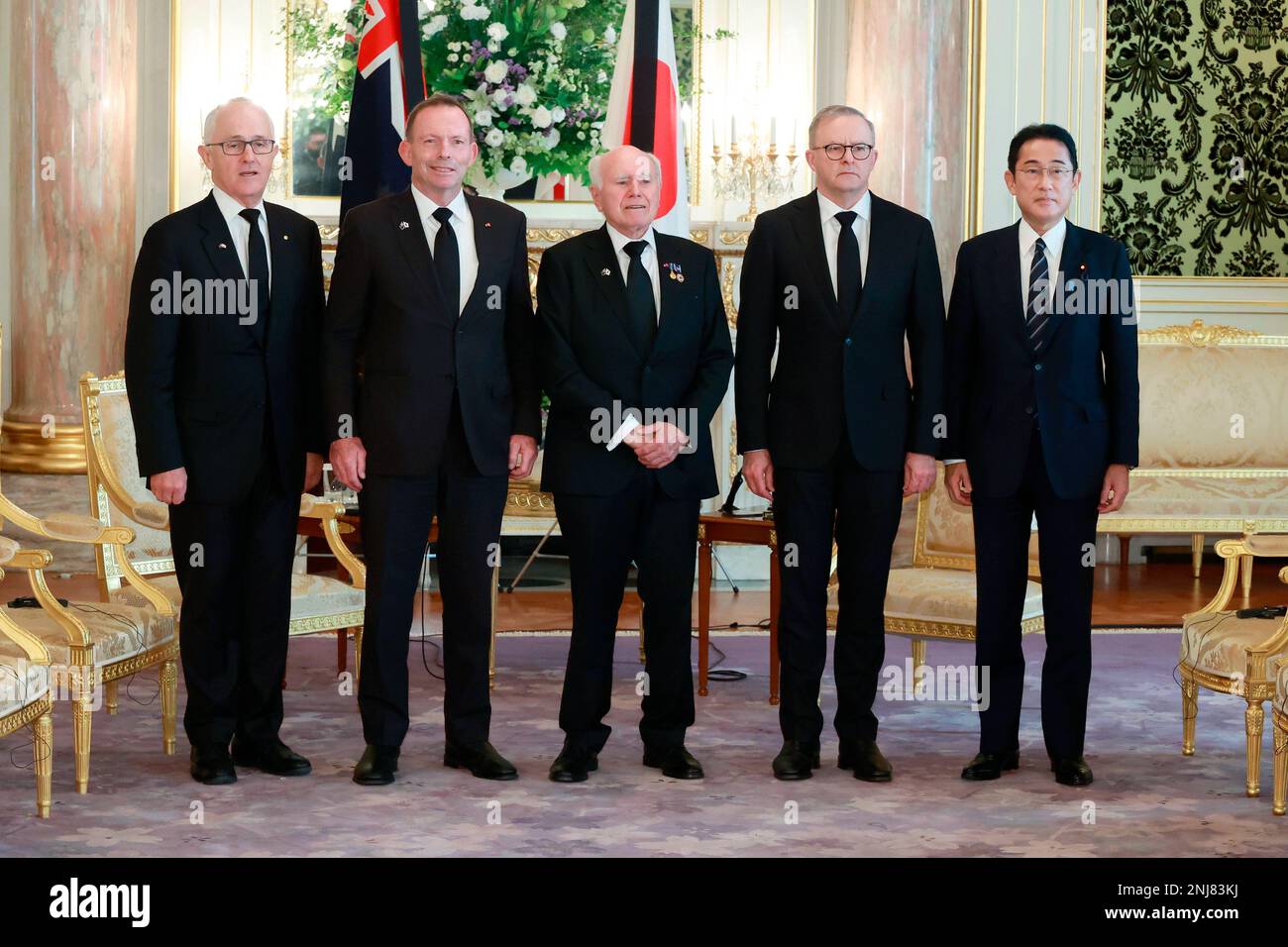 (R to L) Japanese Prime Minister Fumio Kishida, Australia's Prime ...