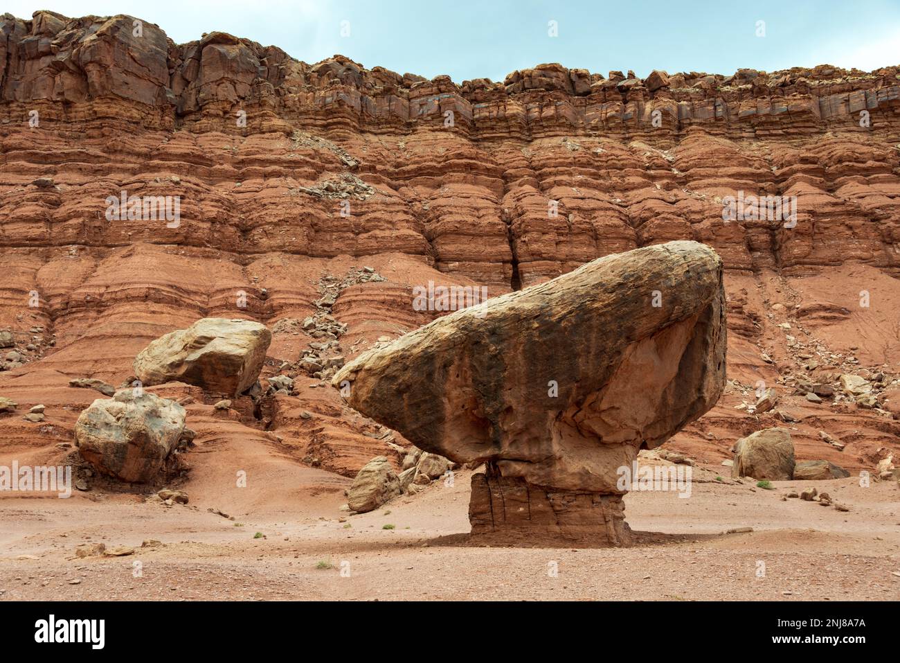 A Balanced Boulder, Vermilion Cliffs National Monument Stock Photo - Alamy