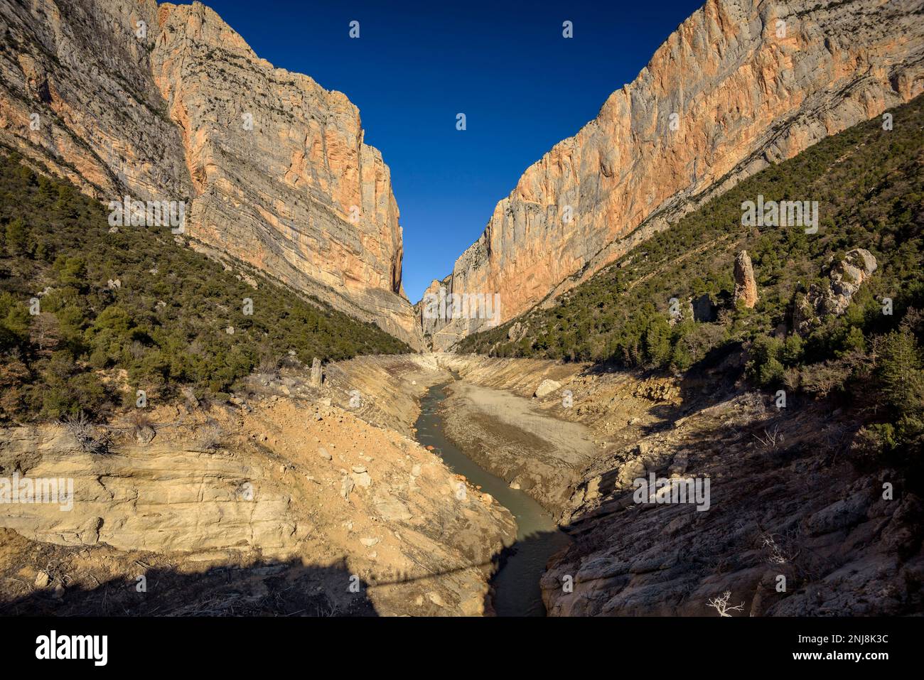 The Mont-rebei gorge and the Canelles reservoir with a very low water ...