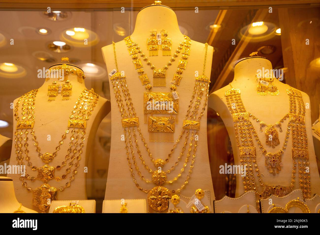 Gold jewellery displayed in shop hi-res stock photography and images ...