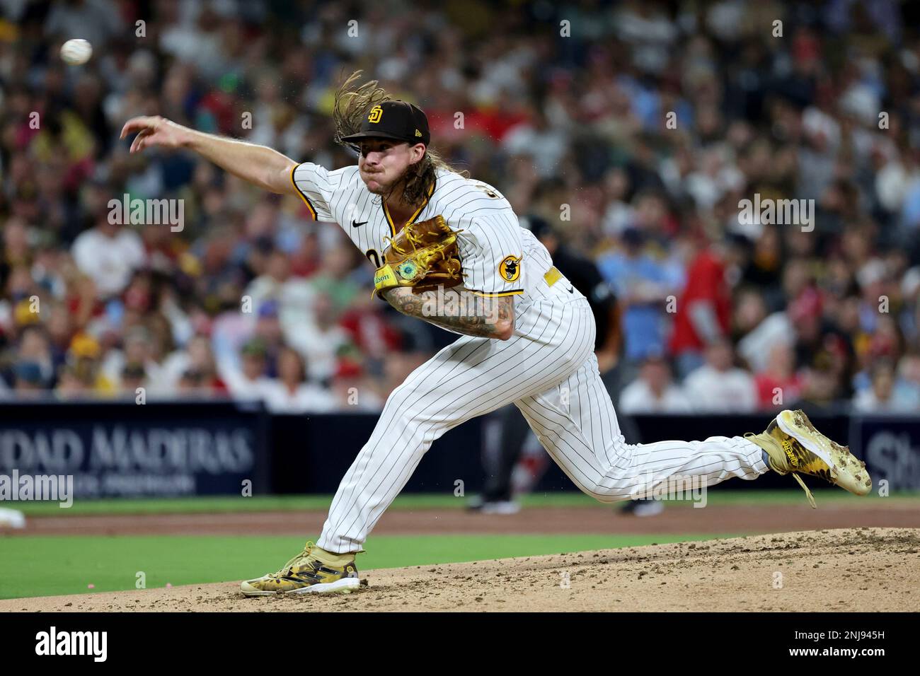 SAN DIEGO, CA - SEPTEMBER 20: San Diego Padres starting pitcher Mike ...