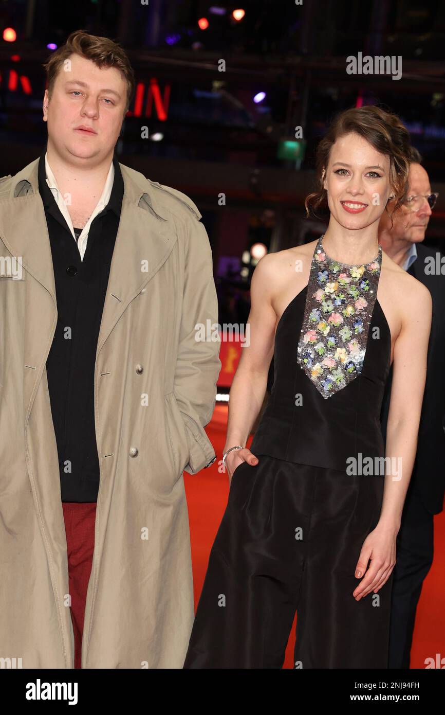 Berlin, Germany. 22nd Feb, 2023. Actors Thomas Schubert and Paula Beer arrive on the red carpet ...