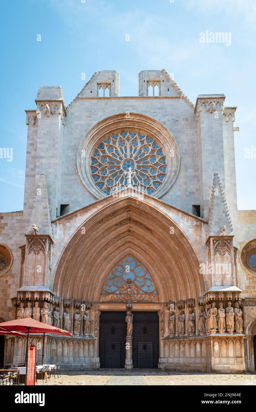 Lancet arch structure hi-res stock photography and images - Alamy