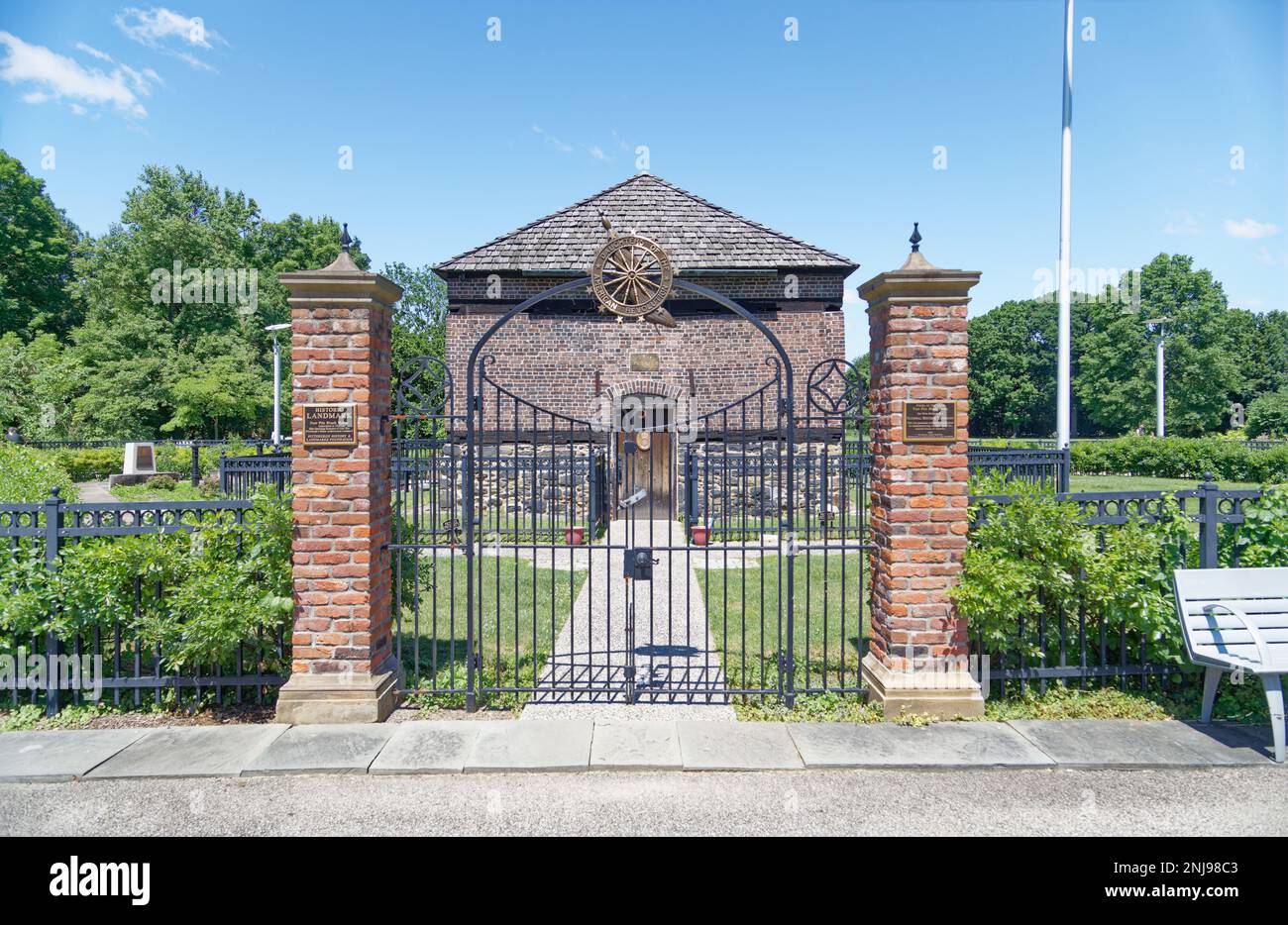 View from Point State Park: Fort Pitt Block House Stock Photo - Alamy