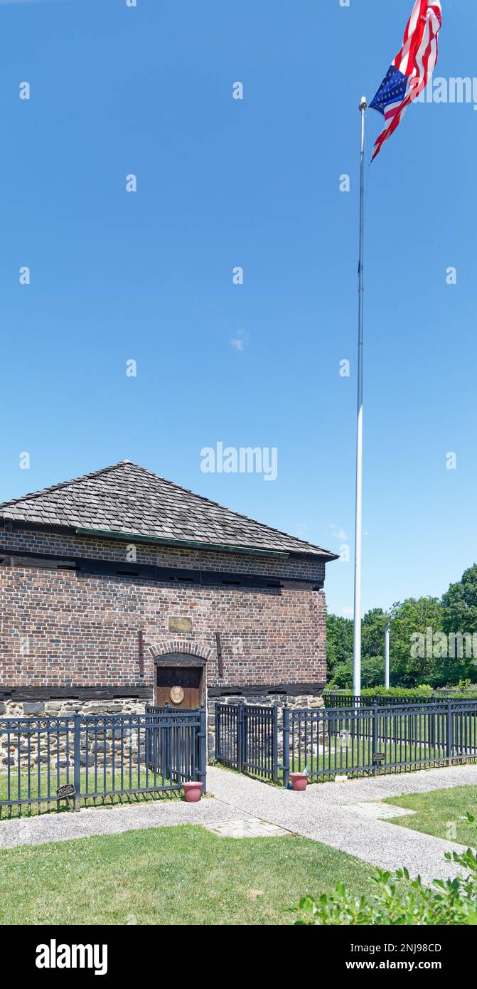 View from Point State Park: Fort Pitt Block House Stock Photo - Alamy