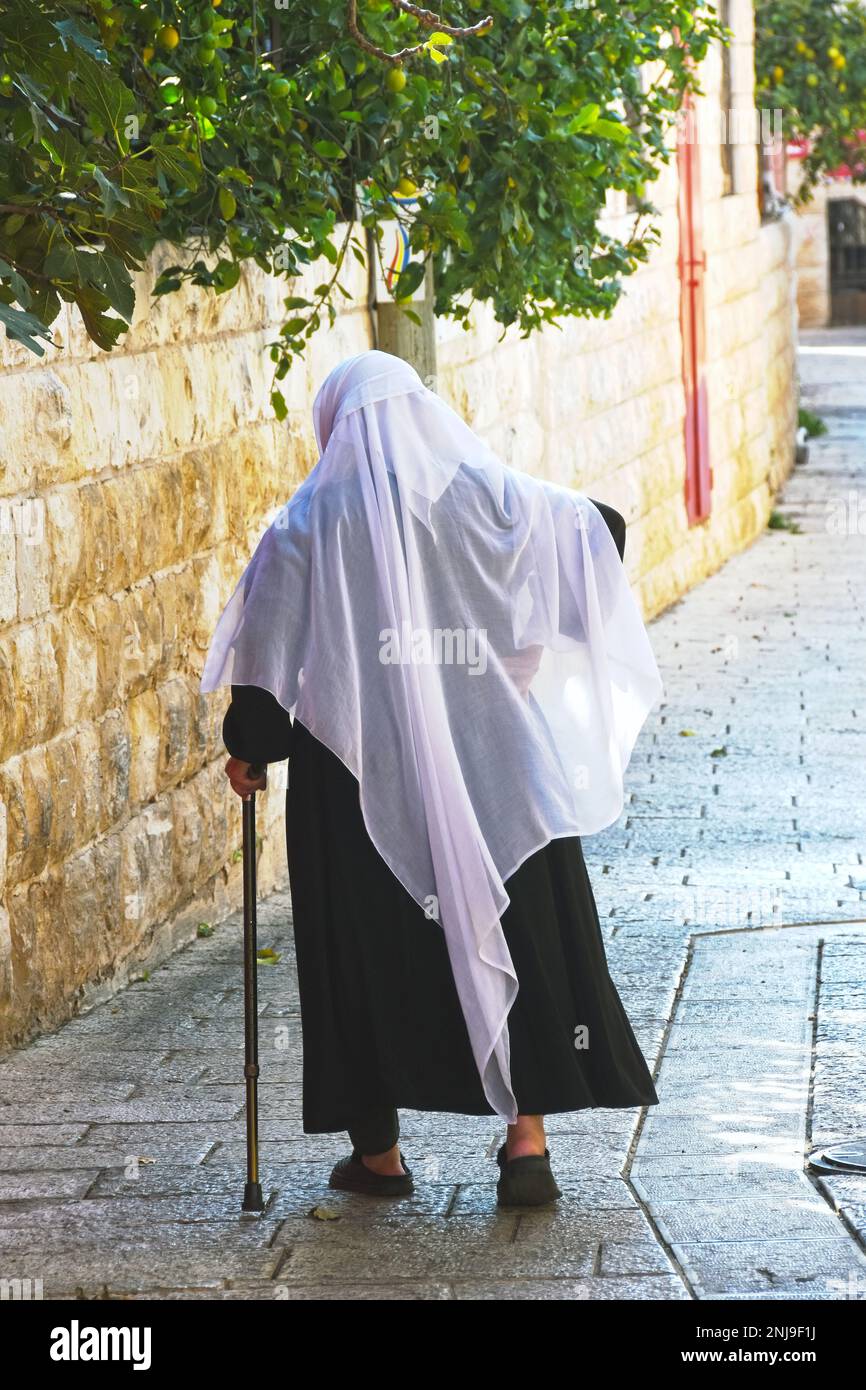 Druz old woman in traditional cloths, Israel Stock Photo - Alamy