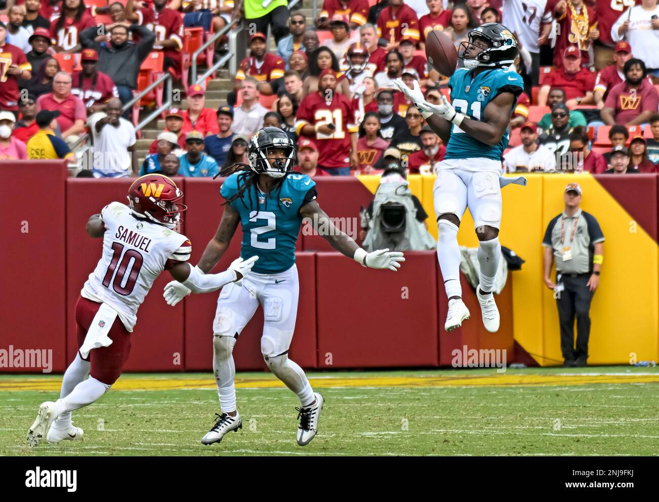 LANDOVER, MD - September 11: Jacksonville Jaguars cornerback Darious ...