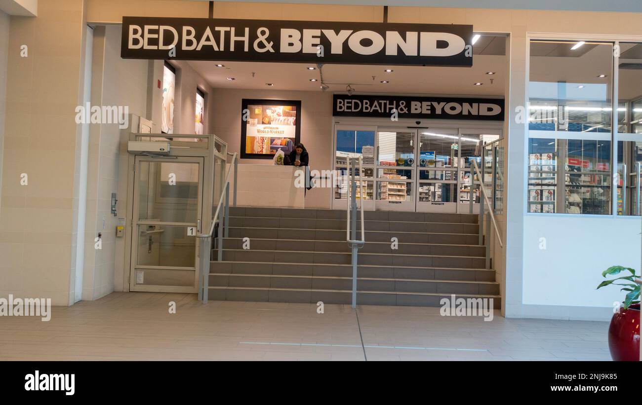 Bed bath and beyond storefront hi-res stock photography and images - Alamy