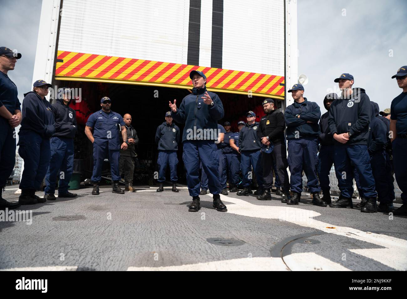 Commanding bear hi-res stock photography and images - Alamy