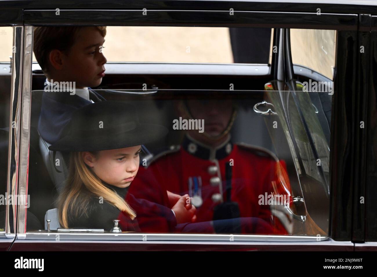 Princess Charlotte and Prince George arrive at Windsor Castle for The ...