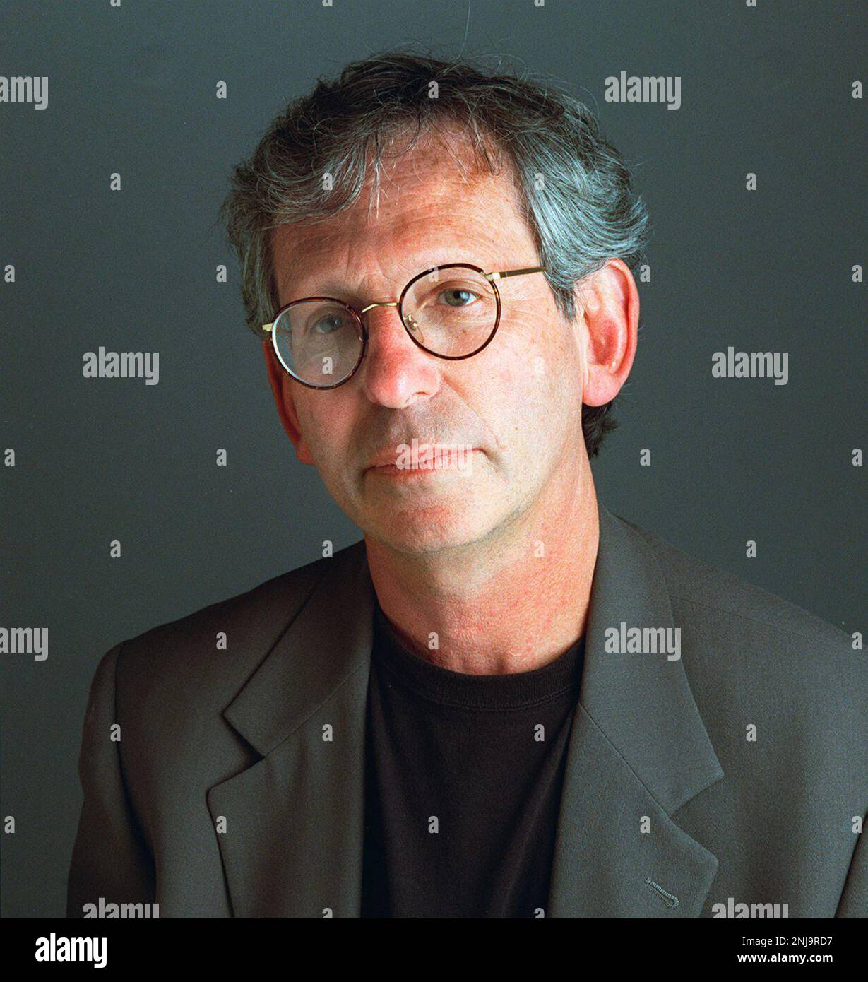 WEISS-C-21SEP99-SC-LH-- Mike Weiss/new reporter BY LIZ HAFALIA/THE ...