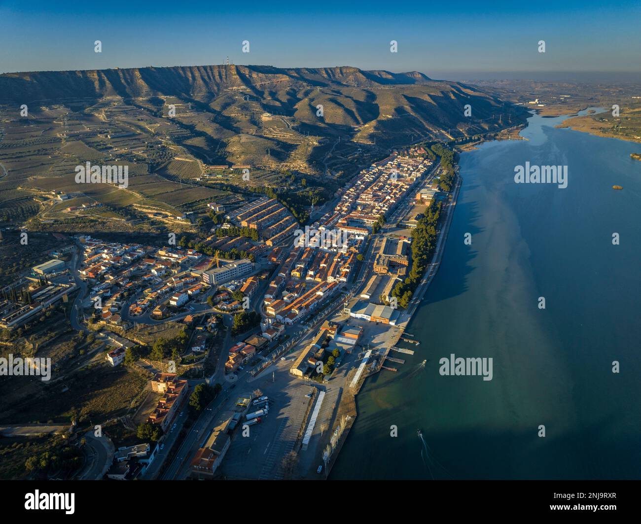 Nuevo paisaje de río hi-res stock photography and images - Alamy
