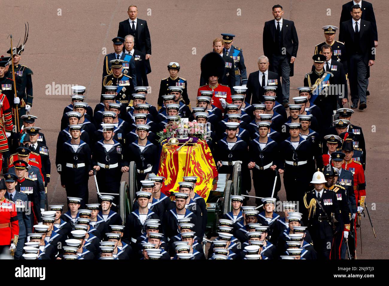 Queen Elizabeth II's funeral cortege borne on the State Gun Carriage of ...