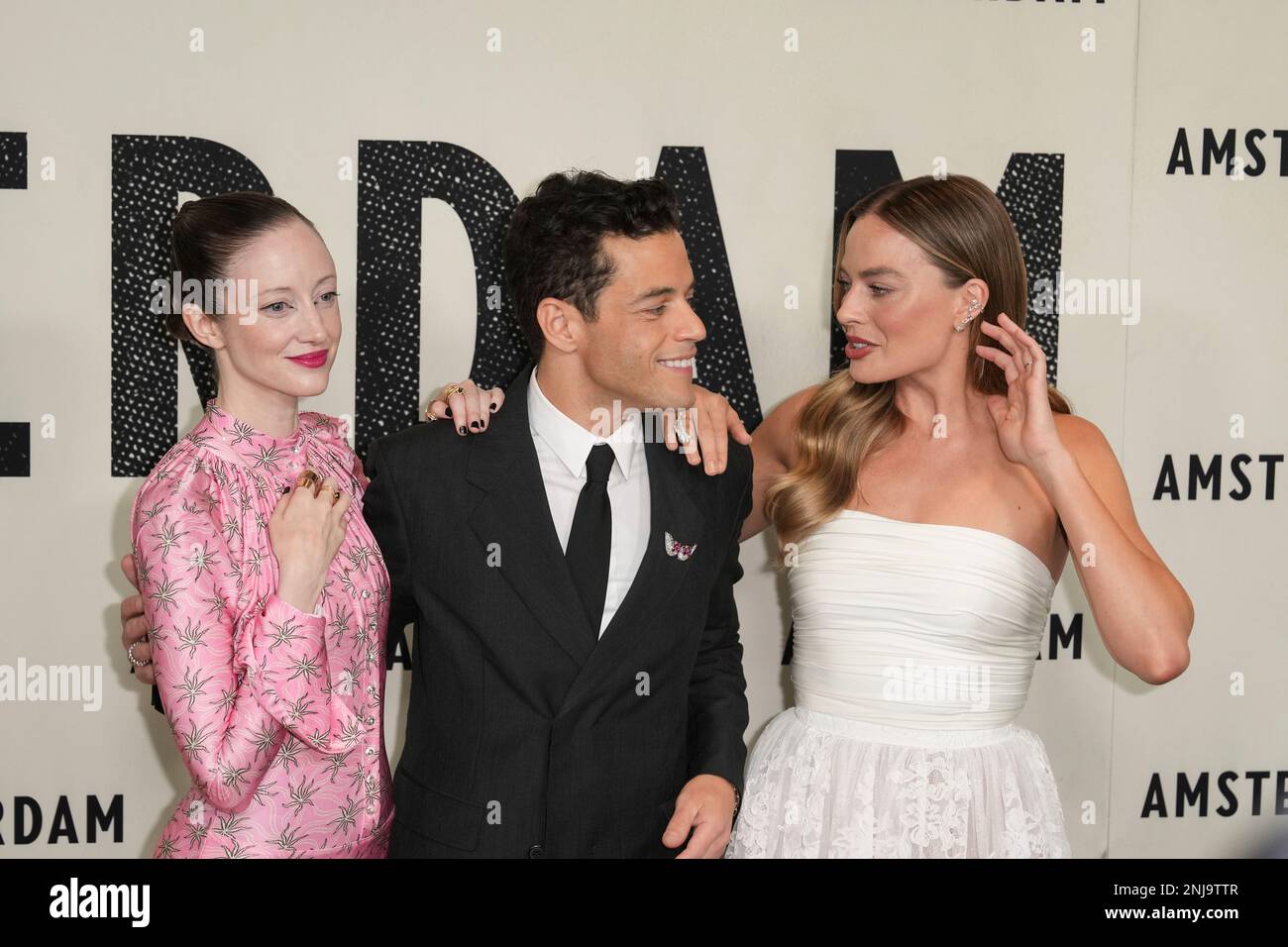 Photo by: John Nacion/STAR MAX/IPx 2022 9/18/22 Andrea Riseborough ...