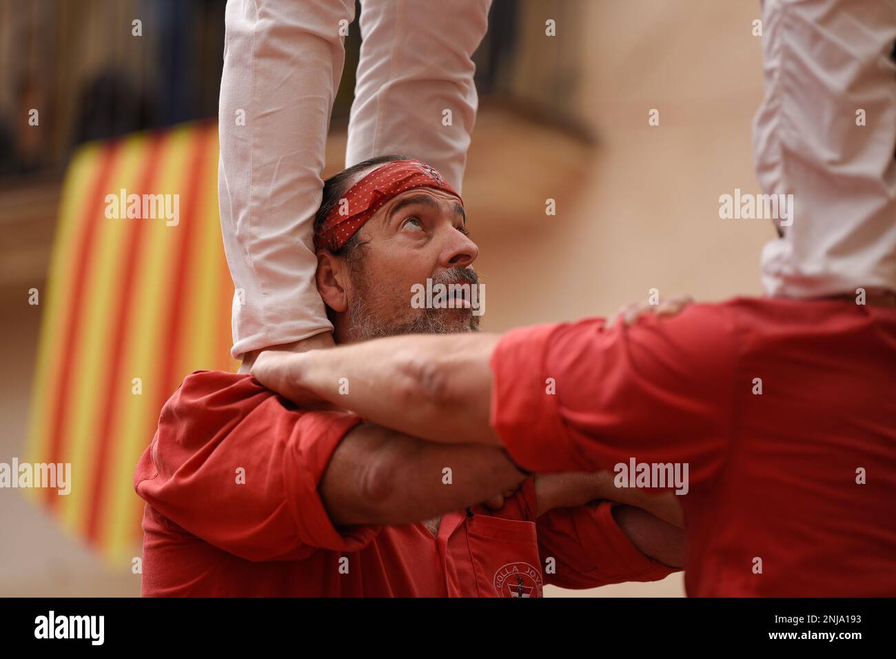 Castell (castle / human tower) 2 de 8 of the Colla Jove dels Xiquets de ...