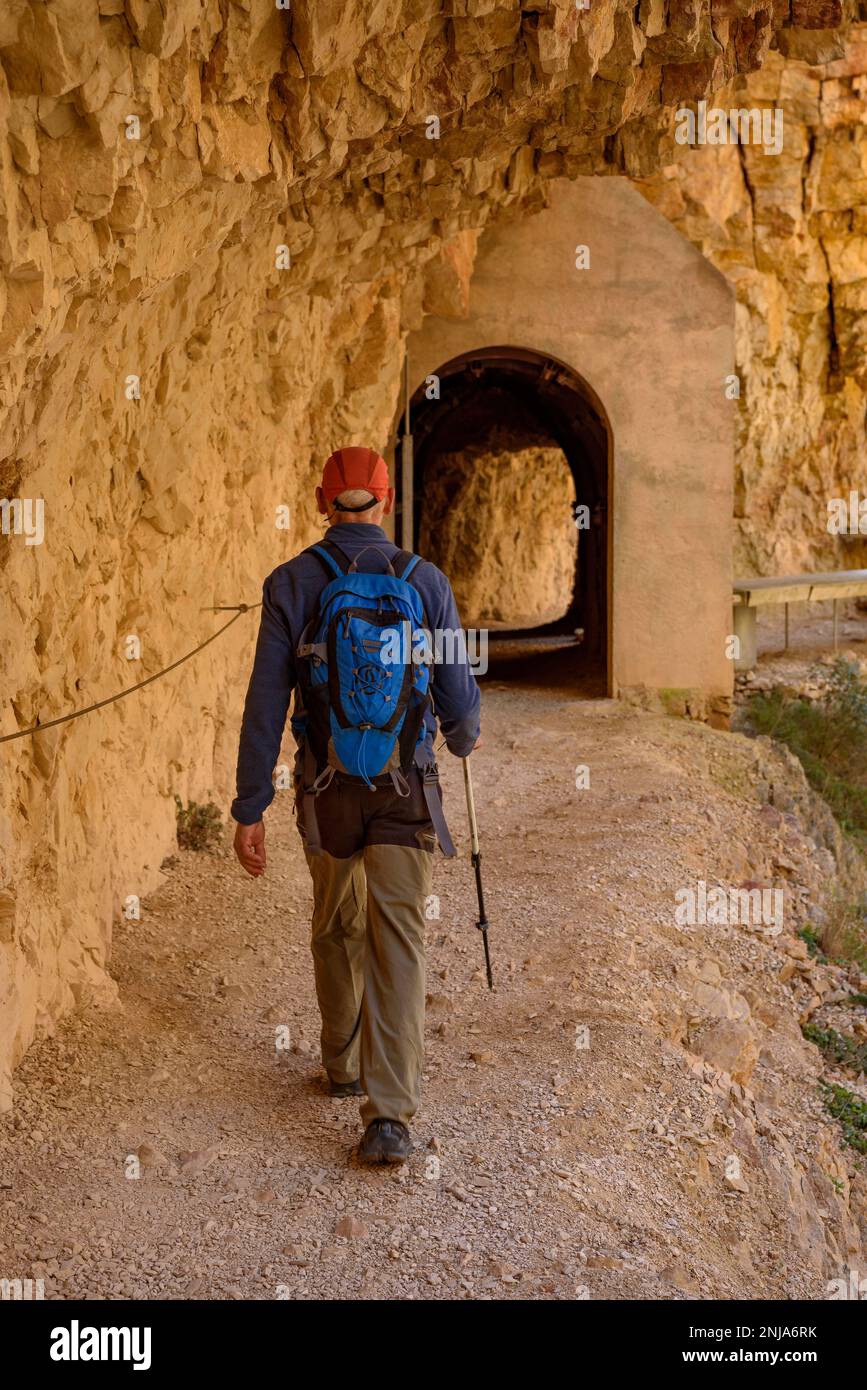 Current path of the Mont-rebei gorge, which crosses this canyon of the ...