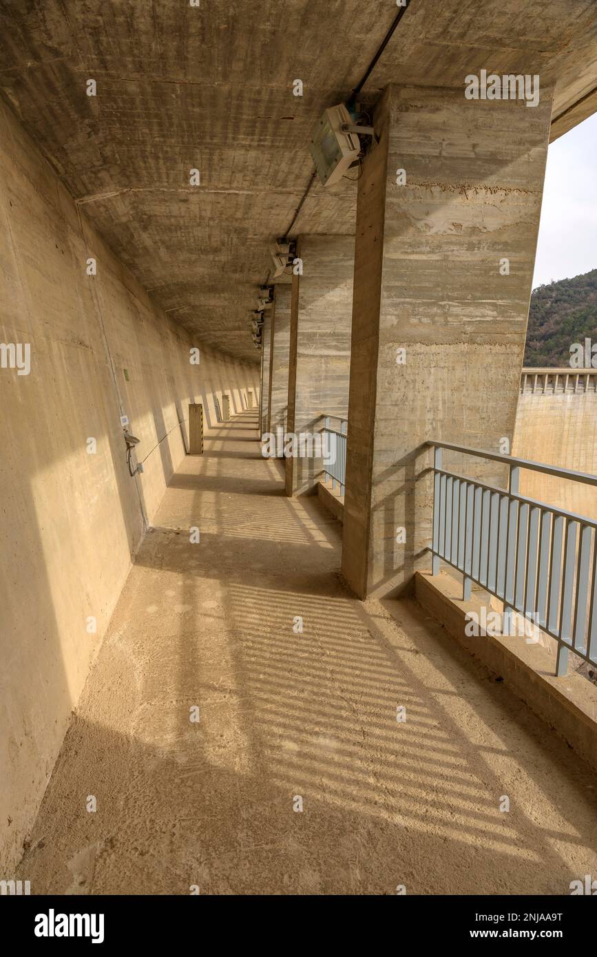 Dam of the Baells reservoir seen from the upper gallery (Berguedà ...