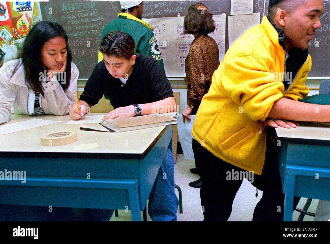 SCHOOL 2/C/03DEC97/BU/LH--The recent Animation magnet program at Mt ...