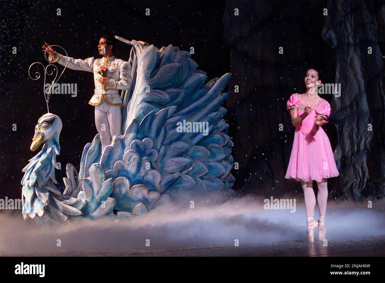 SANJOSE04c-C-30NOV00-DD-LH--Ramon Moreno as Prince Alexis and Maria ...