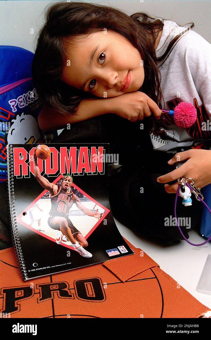 SCHOOLS 29c/21AUG97/CD/LH--Clockwise from right--Pom pom pencil, bungee ...