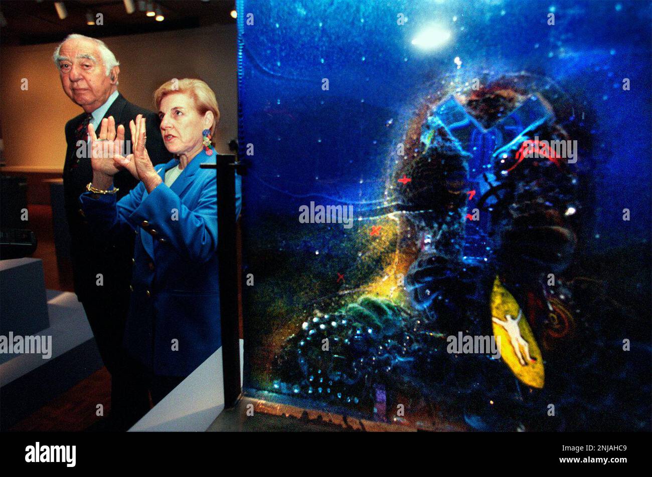 SAXES24/C/21JUN99/DD/LH--Collectors George and Dorothy Saxe have a huge ...