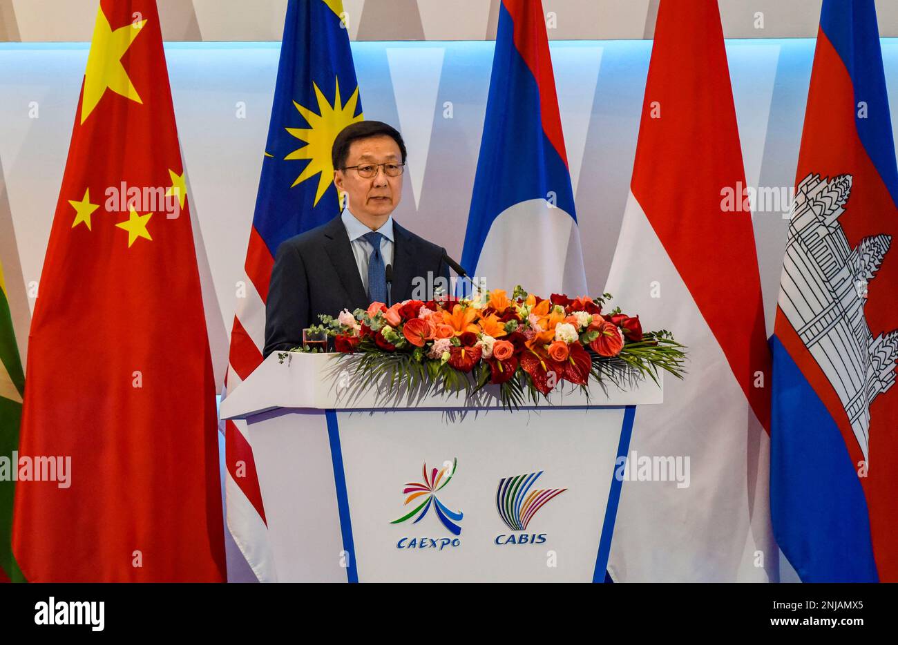 Han Zheng, China's Vice Premier, delivers a speech at the opening ...