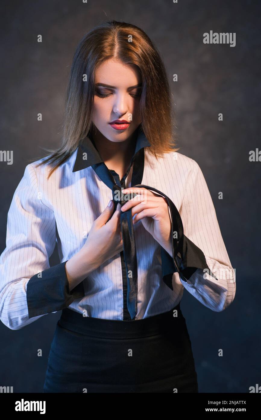woman teach learn knot a tie helpful tutorial Stock Photo - Alamy