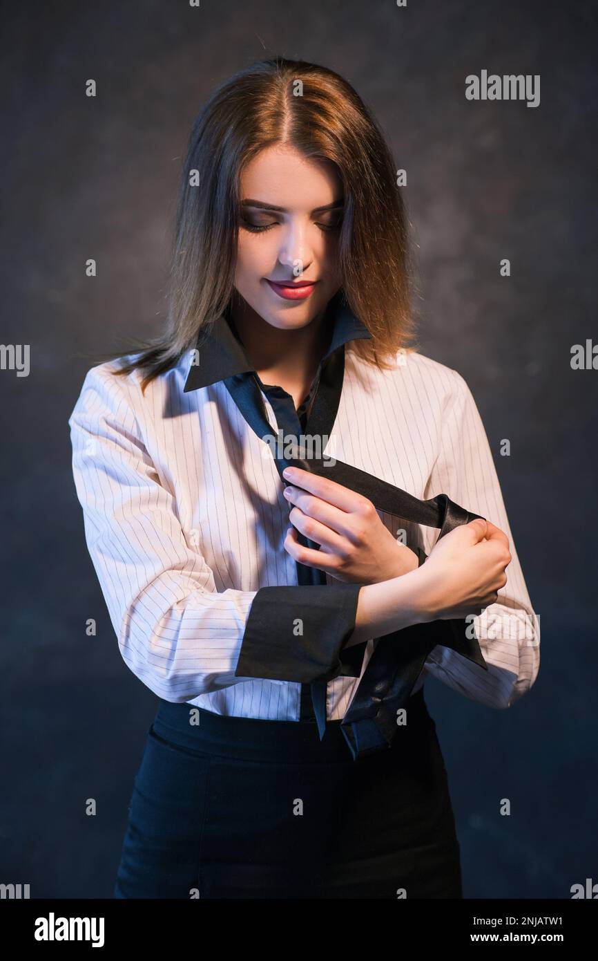 woman teach learn knot a tie helpful tutorial Stock Photo - Alamy
