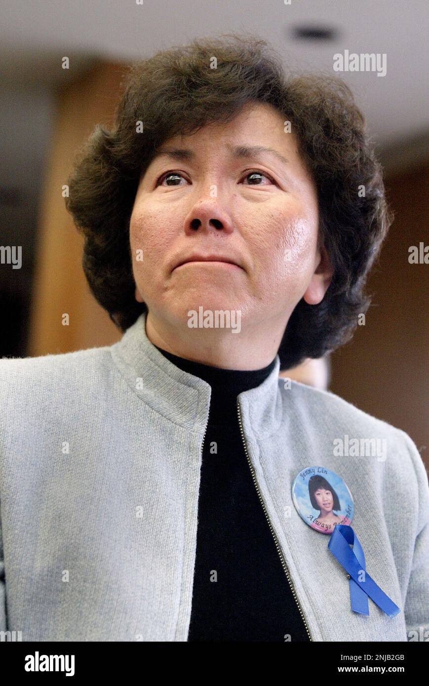 MEMORIAL26-C-25APR03-MT-LH--Mei-lian Lin, mother of Jenny Lin ...