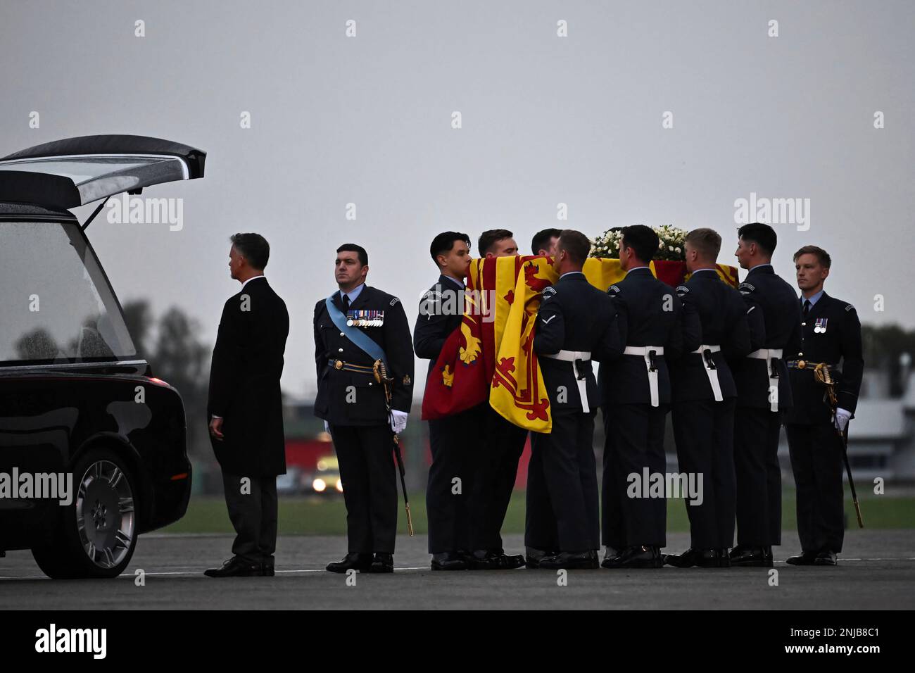 Pallbearers from the Queen's Colour Squadron (63 Squadron RAF Regiment ...