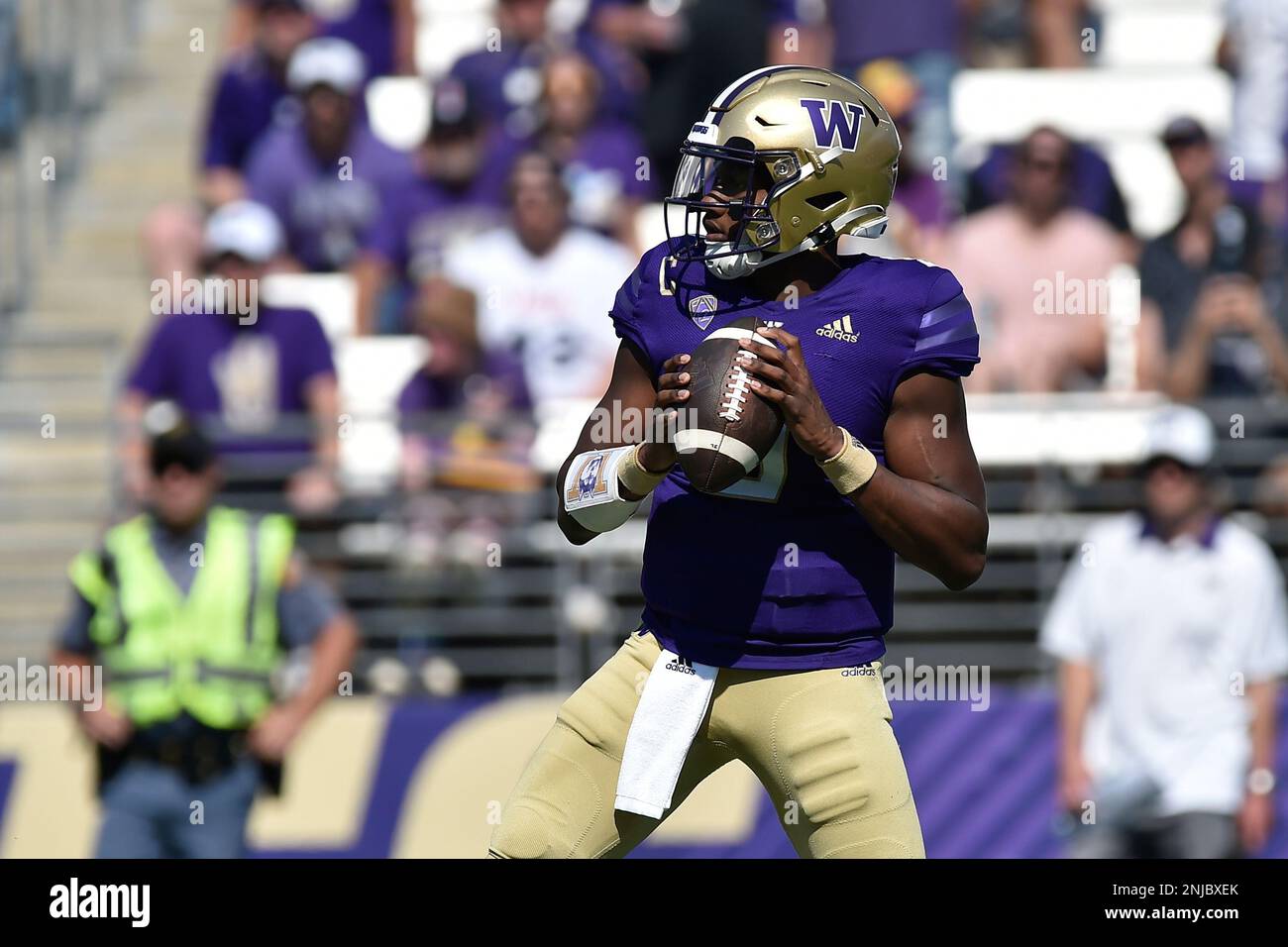 September 10, 2022: Washington Huskies quarterback Michael Penix Jr. (9 ...