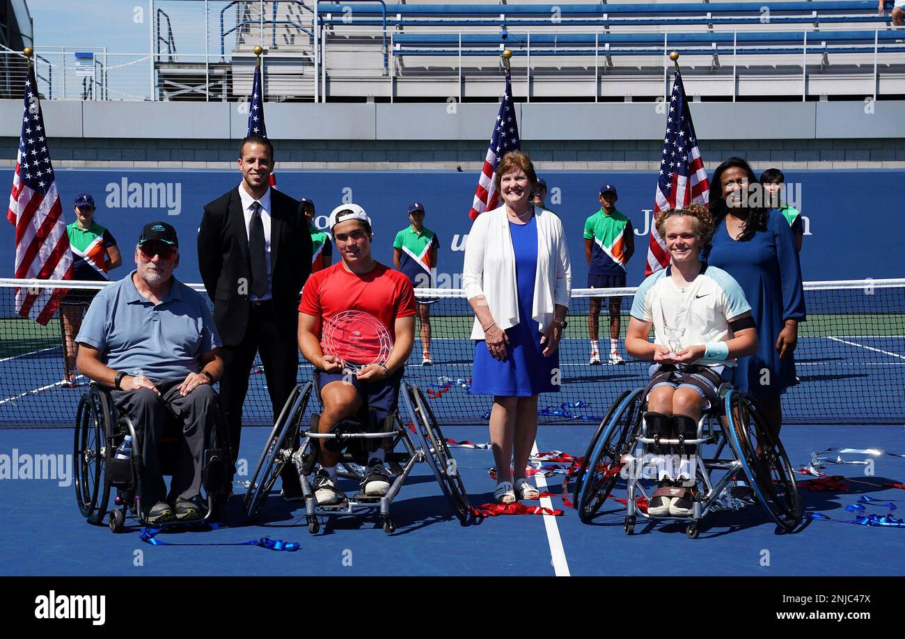 Finalist, Dahnon Ward, and champion, Ben Bartram, pose for a photo ...