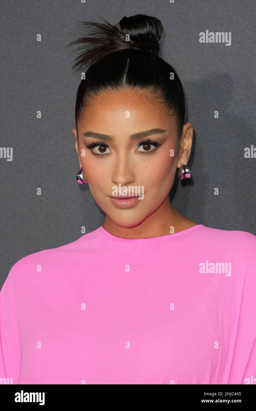 Photo by: John Nacion/STAR MAX/IPx 2022 9/9/22 Shay Mitchell at the ...