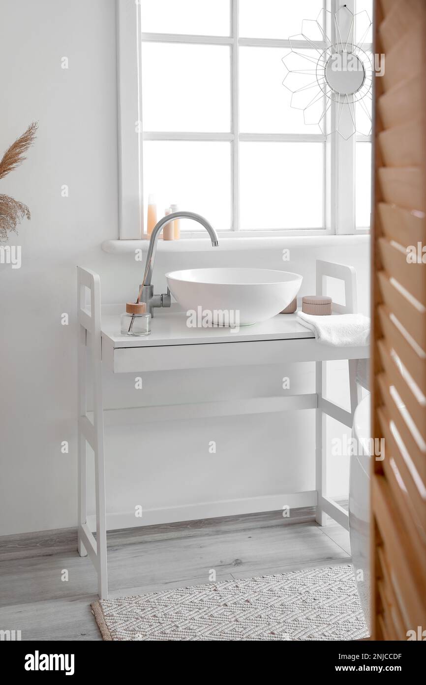 Ceramic diffuser hi-res stock photography and images - Alamy