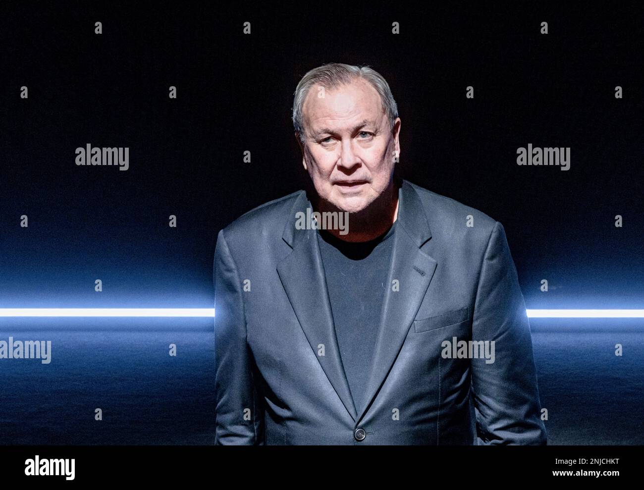 The director Robert Wilson speaks to the audience before the preview of ...