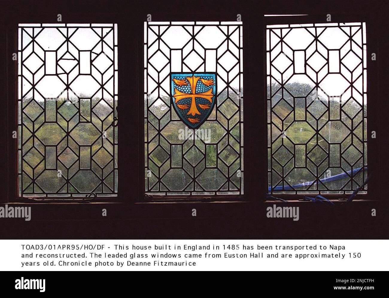 THE LEADED GLASS WINDOWS AT TOAD HALL OWNED BY MIKE REID AND LINDA ...