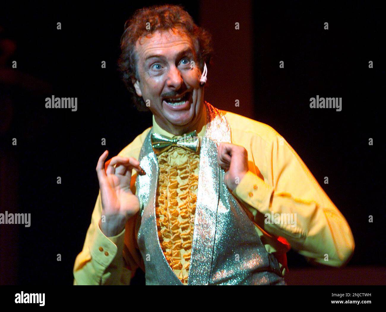 IDLE20-C-18MAY00-DD-LH--Eric Idle doing a whole sho of Monty Python at ...