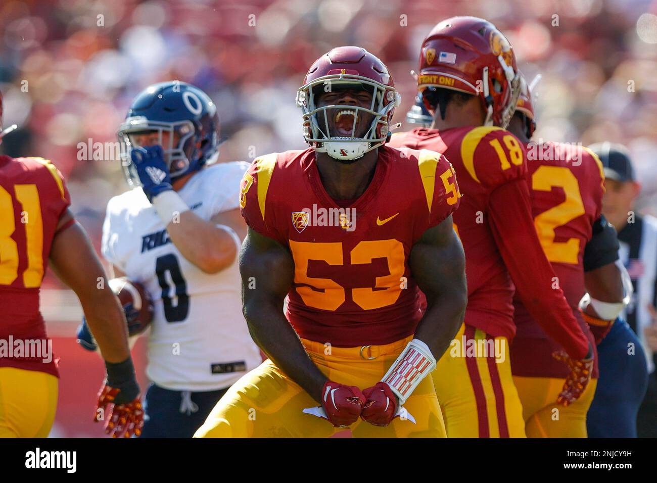 LOS ANGELES, CA - SEPTEMBER 03: USC Trojans linebacker Shane Lee (53 ...