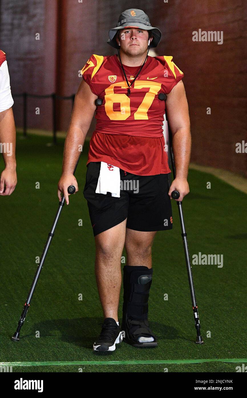 LOS ANGELES, CA - SEPTEMBER 03: USC Trojans offensive lineman Kilian O ...