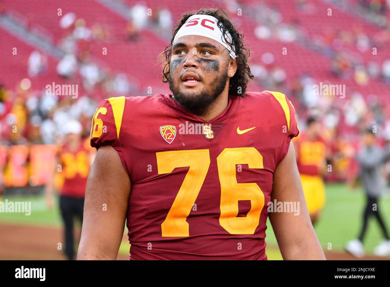 LOS ANGELES, CA - SEPTEMBER 03: USC Trojans offensive lineman Mason ...