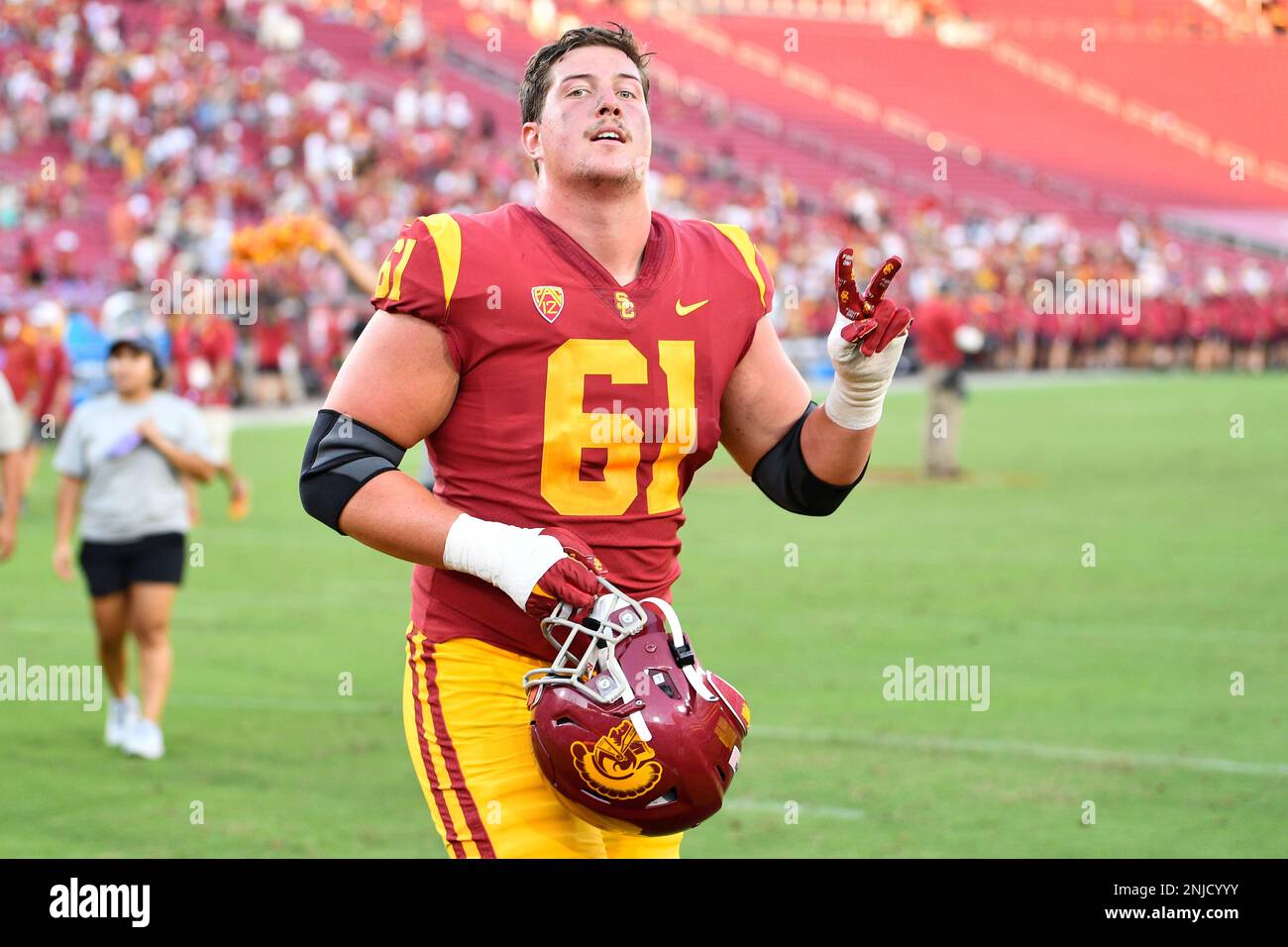 LOS ANGELES, CA - SEPTEMBER 03: USC Trojans offensive lineman Joe ...