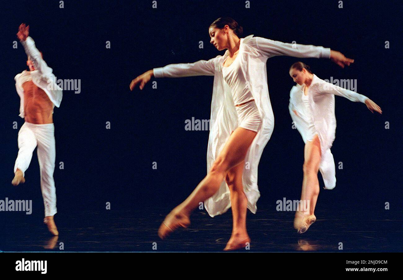 THARP 2/C/19SEP96/DD/LH--Sandy Stanton dancing 'Sweet Fields' from ...