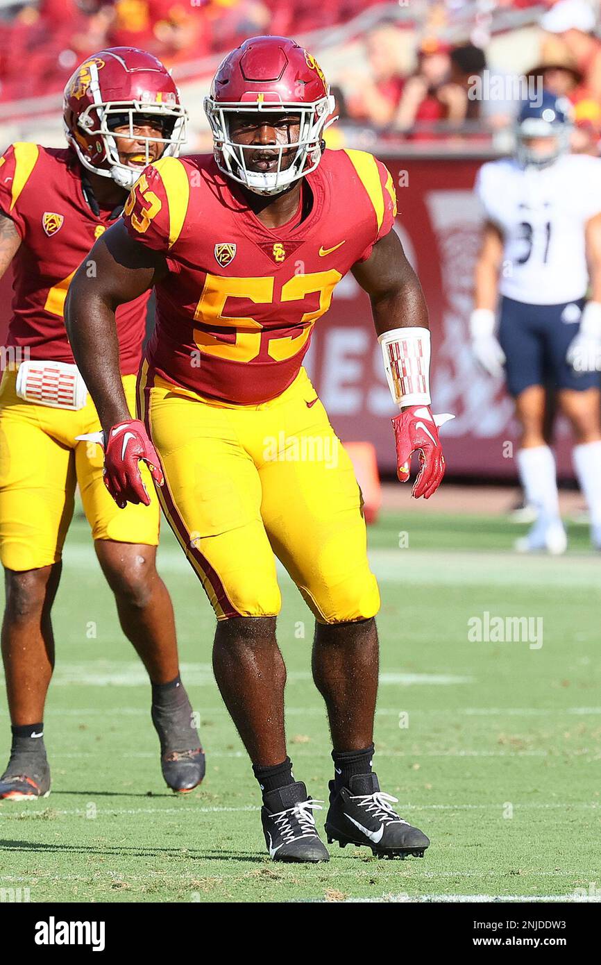 USC Trojans linebacker Shane Lee (53) looks into the backfield during ...