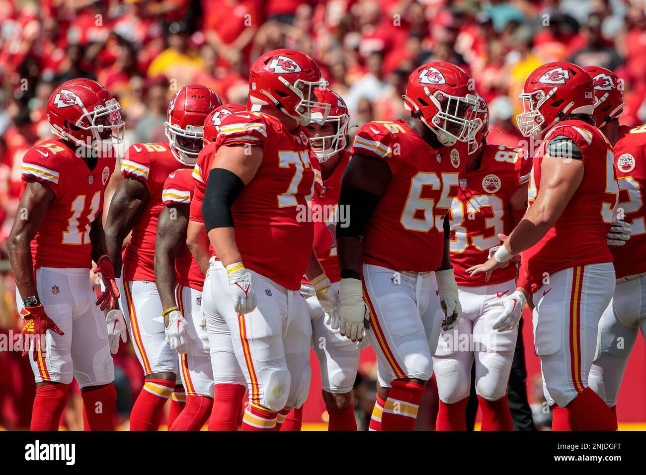 KANSAS CITY, MO - AUGUST 20: Kansas City Chiefs huddle against the ...