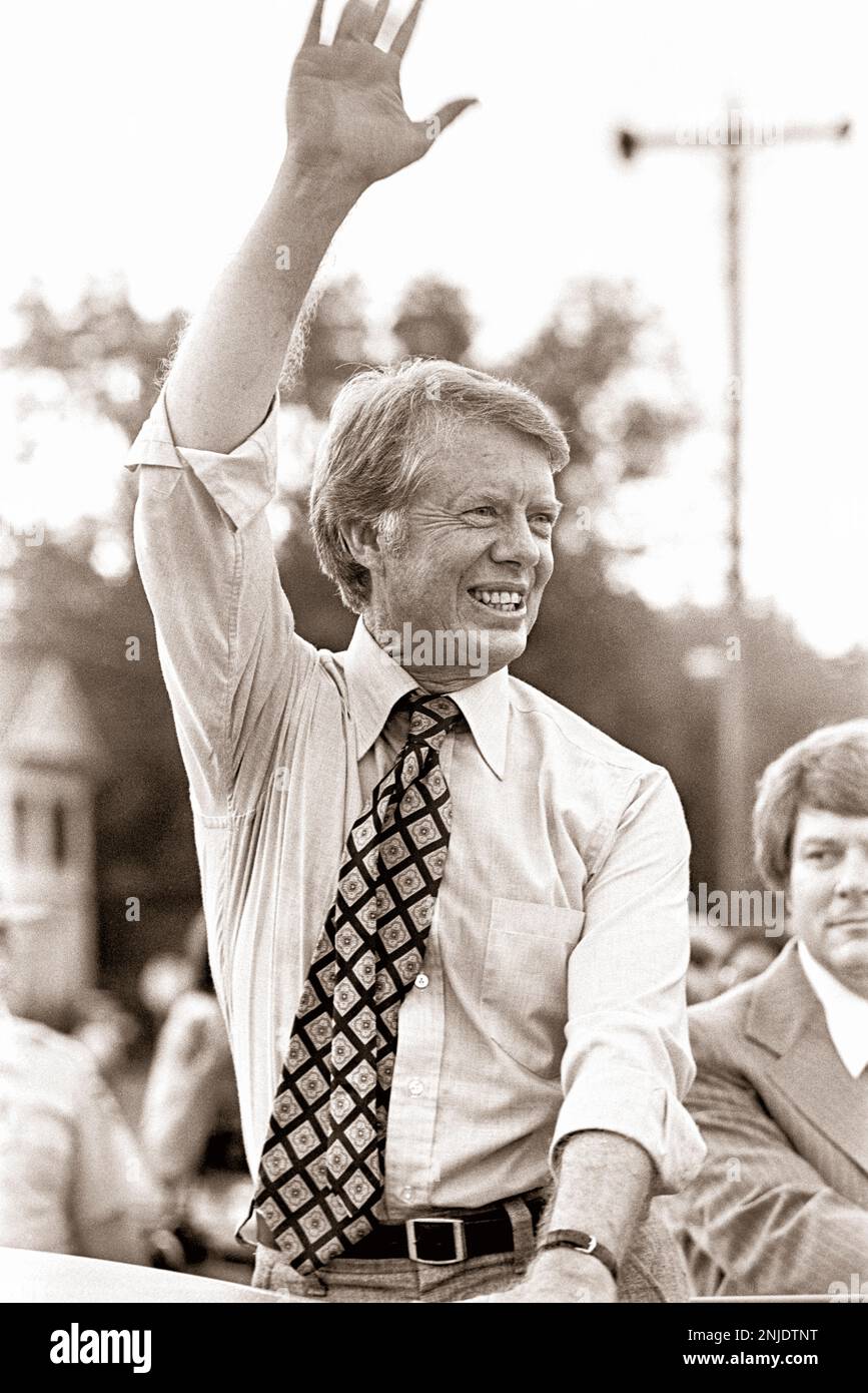 President Jimmy Carter arrives back in his hometown of Plains, Georgia ...