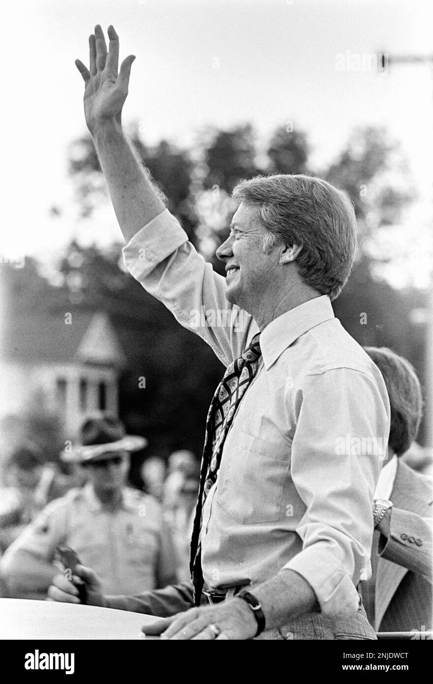 President Jimmy Carter arrives back in his hometown of Plains, Georgia ...