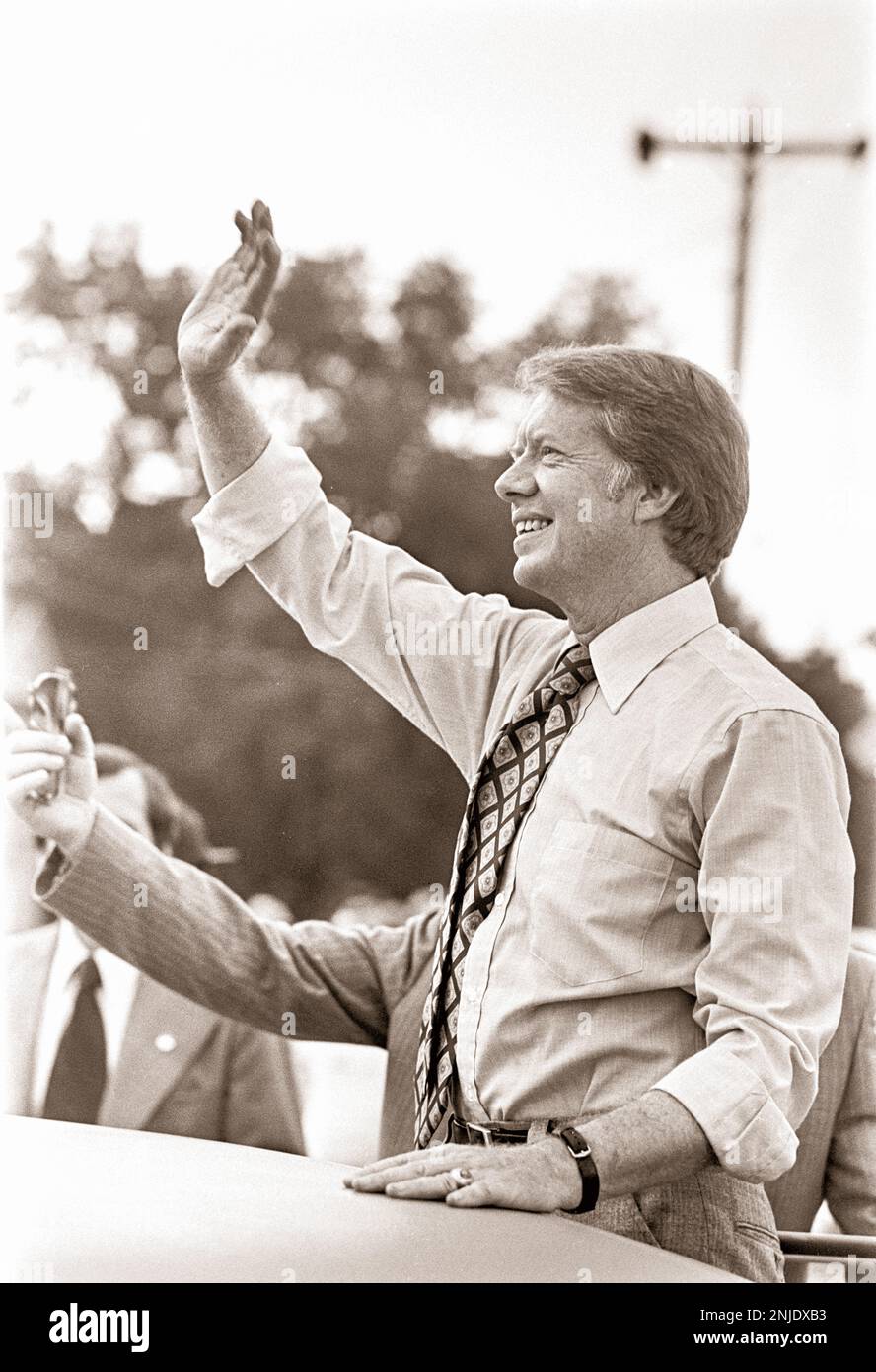 President Jimmy Carter arrives back in his hometown of Plains, Georgia ...