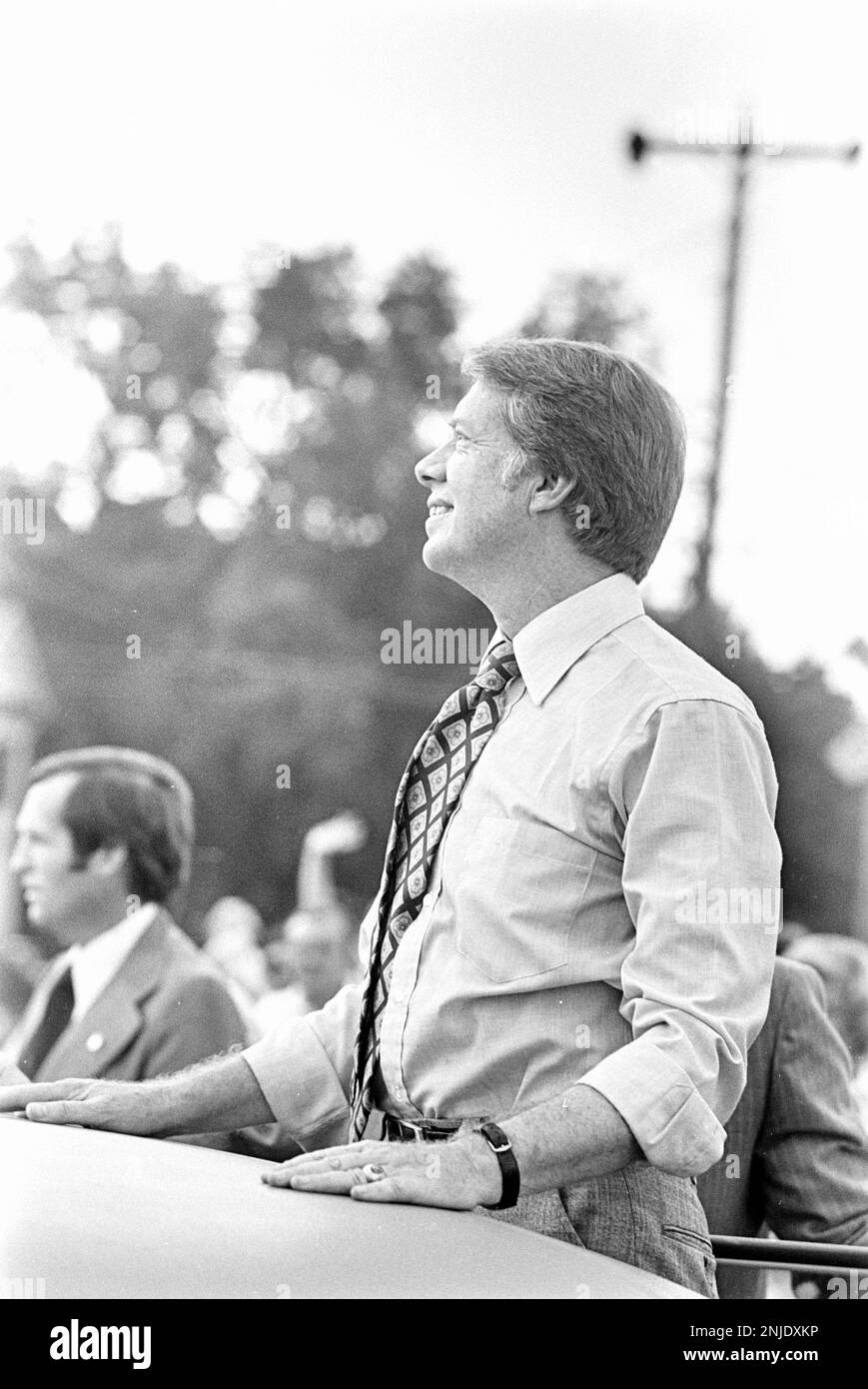 President Jimmy Carter arrives back in his hometown of Plains, Georgia ...